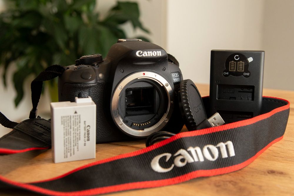 Canon EOS 700D/Rebel T5i - 18MP Hybrid CMOS' sensor (Gebraucht) in ...