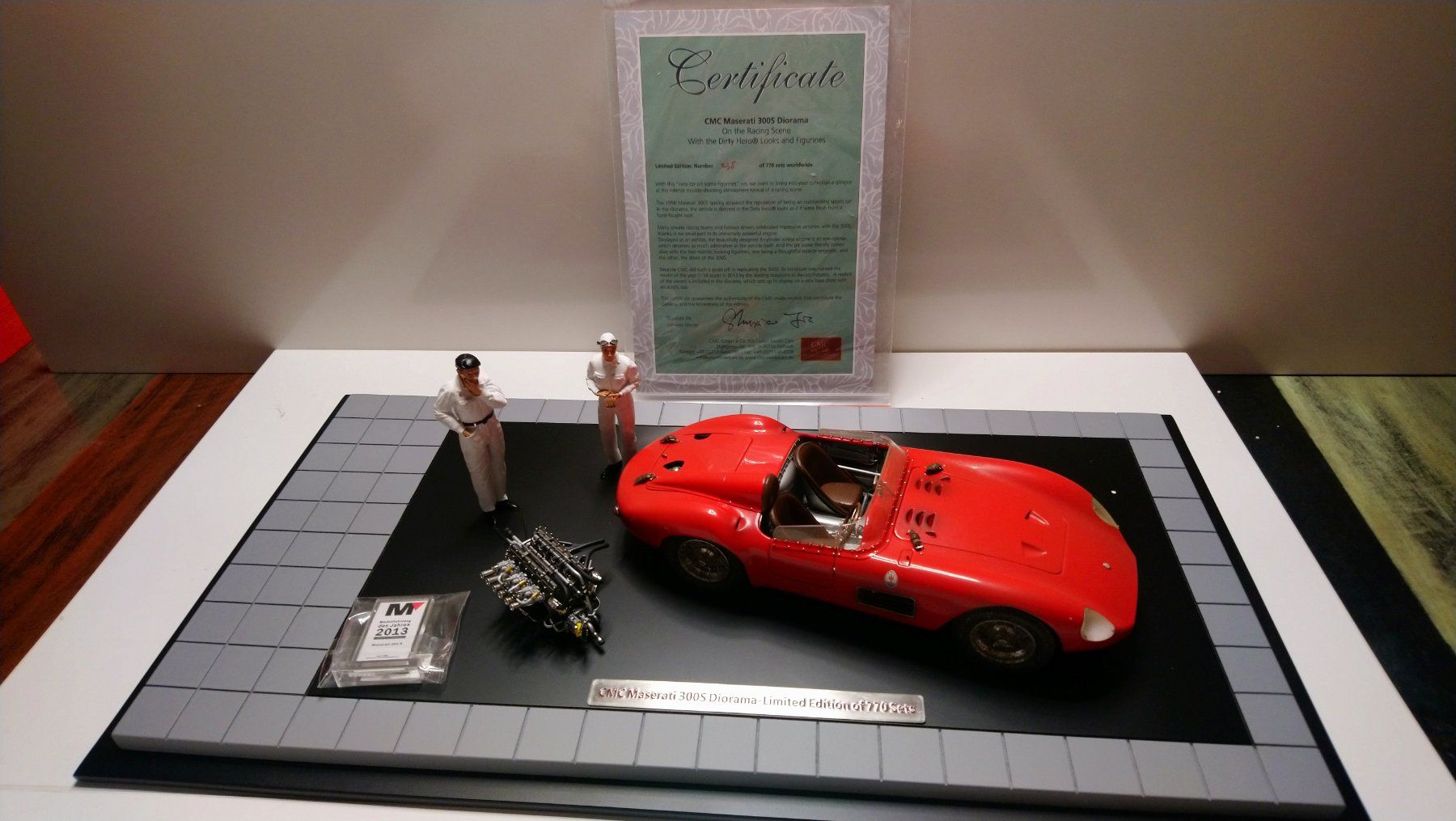 RAR 1:18 CMC Maserati 300S Dirty Hero Diorama (Gebraucht) in Wittenbach ...