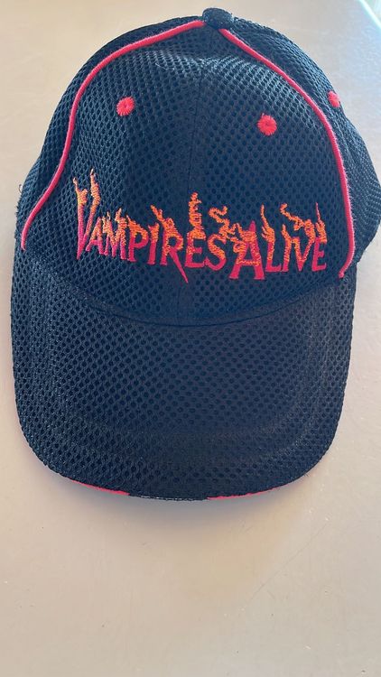 DJ Bobo Vampire Cap (Gebraucht) in Wiggen für CHF 1 – mit Lieferung auf ...