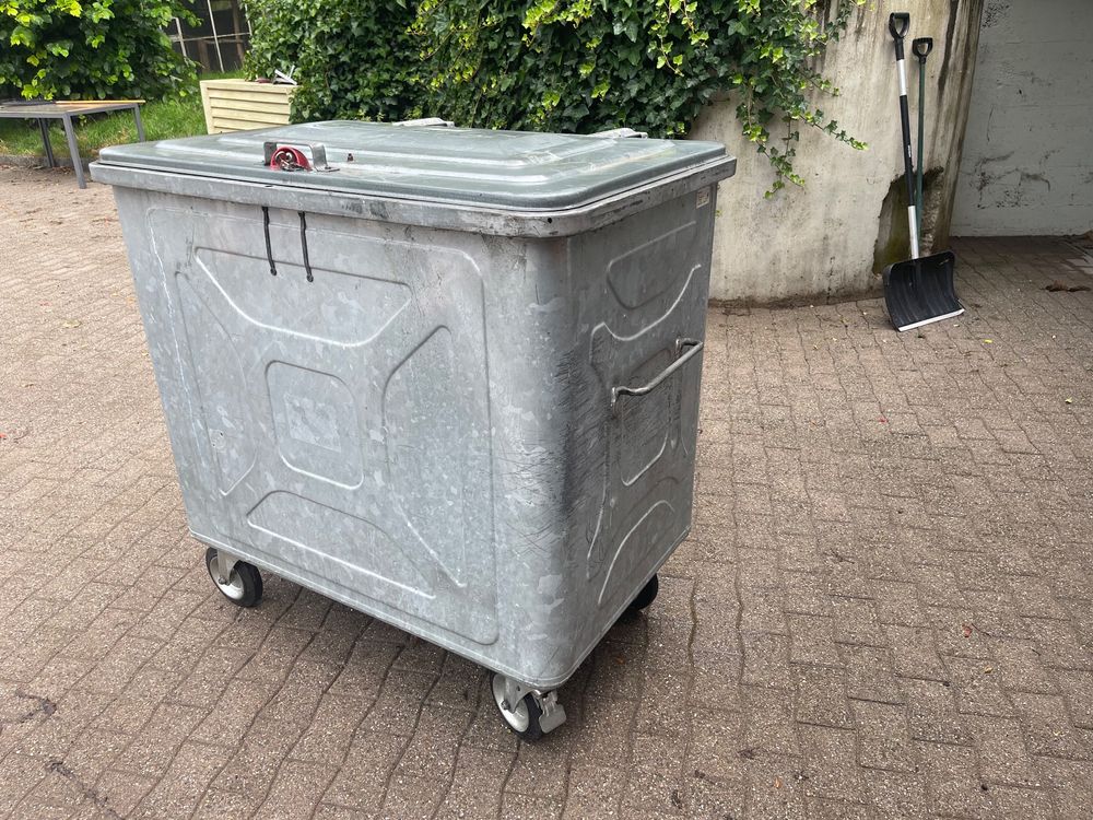Container Metall 800 Liter, mit Automatik Kippschloss | Kaufen auf Ricardo