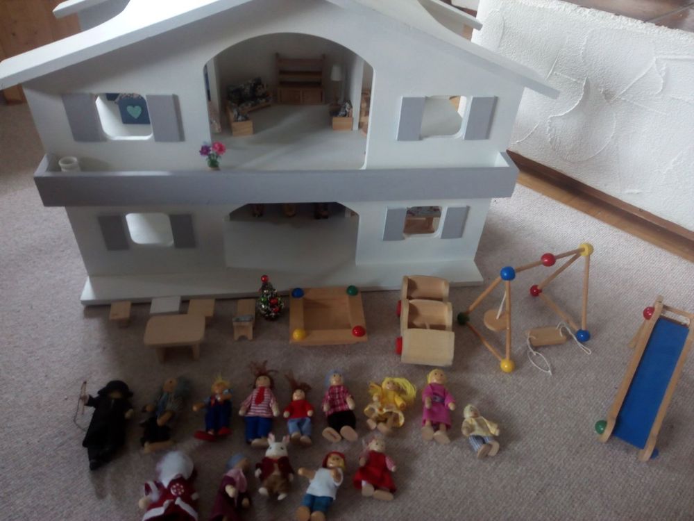 Puppenhaus aus Holz von Spielba | Kaufen auf Ricardo Puppenhaus aus Holz von Spielba | Kaufen auf Ricardo