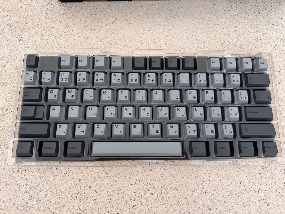 PBT dye sub concrete grey keycaps (Gebraucht) in Dübendorf für CHF 25 ...