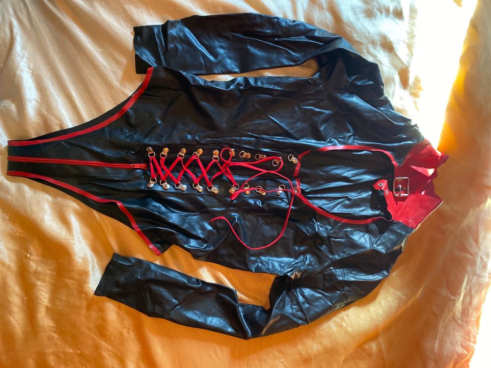 Latex Body | Kaufen auf Ricardo