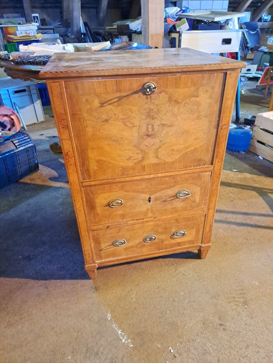 Antike Kommode Nussbaum (Gebraucht) in Buch am Irchel für CHF 31 – nur Abholung auf Ricardo kaufen