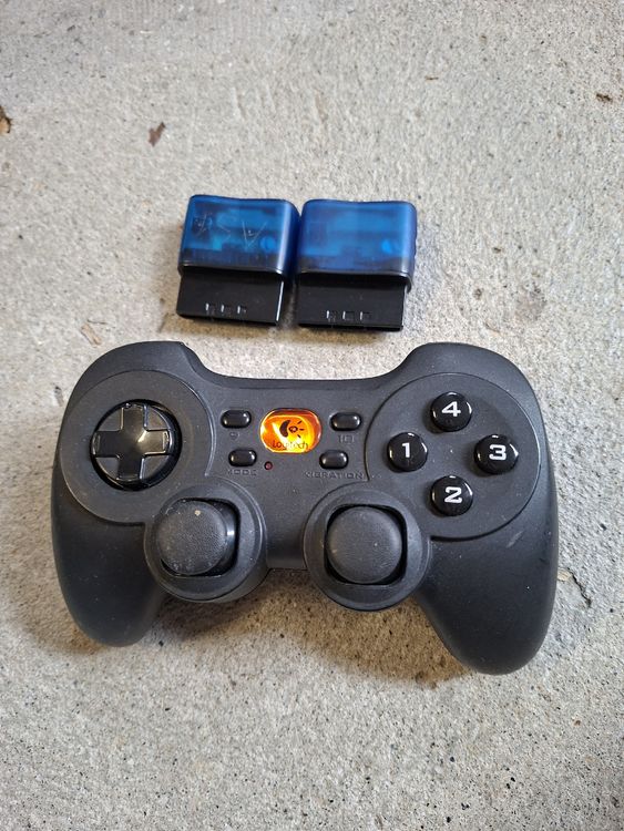 Logitech Kontroller Playstation 2 (Gebraucht) in Oberegg für CHF 10 – mit Lieferung auf Ricardo ...