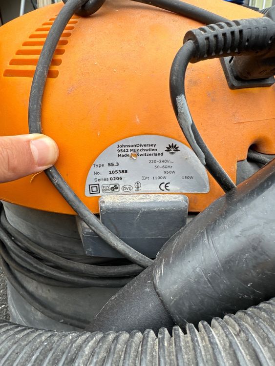 TASKI Profi Staubsauger Bora 12 (Gebraucht) in Unterterzen für CHF 95 – nur Abholung auf Ricardo ...