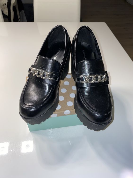 Plateau-Loafer mit Silber-Kette (Gr. 38) (Gebraucht) in Birr für CHF 7 ...