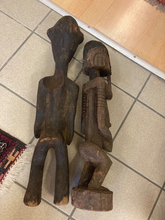 2 alte afrikanische Figuren aus Holz (Gebraucht) in Chur für CHF 69 – mit Lieferung auf Ricardo ...