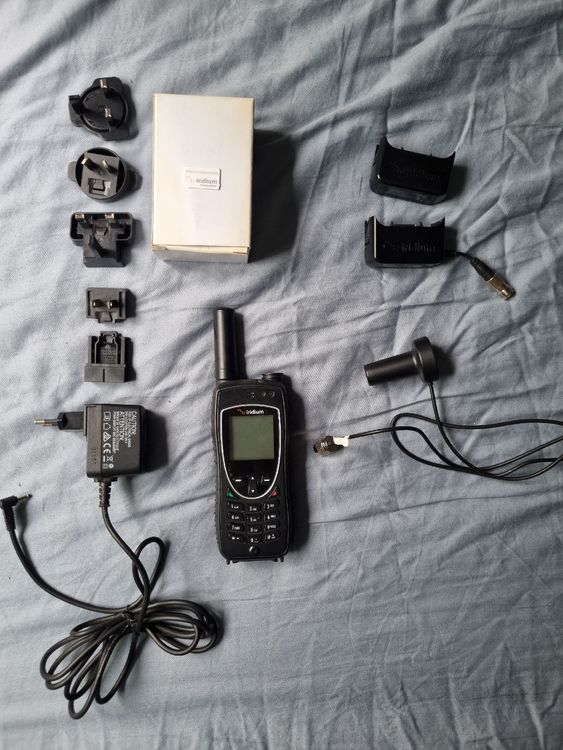 Iridium 9555 Satellite Phone + Accessories (Gebraucht) in Baden für CHF ...