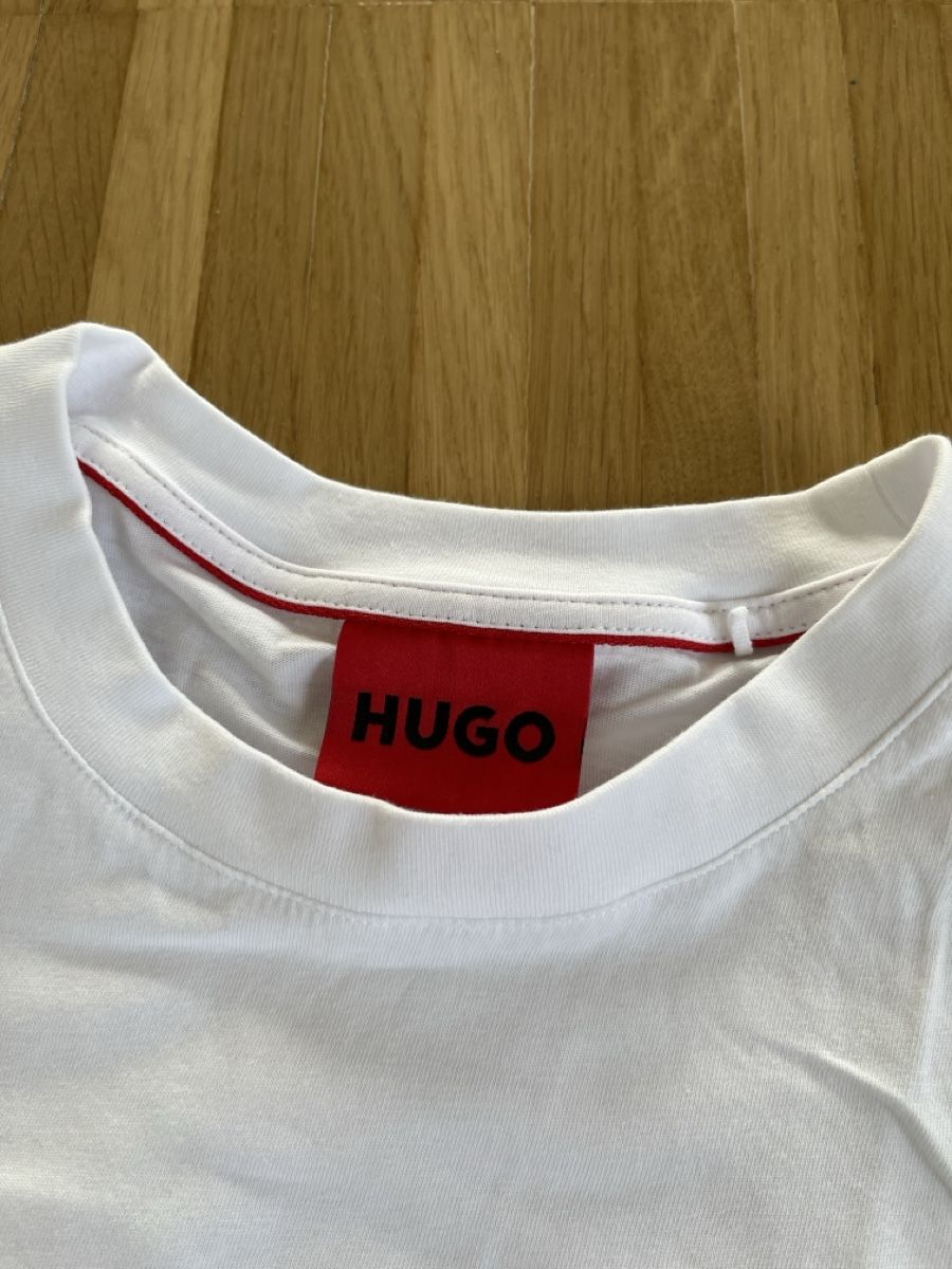 Hugo T-Shirt, Grösse M, weiss mit speziellem Print🌴 (Gebraucht) in ...