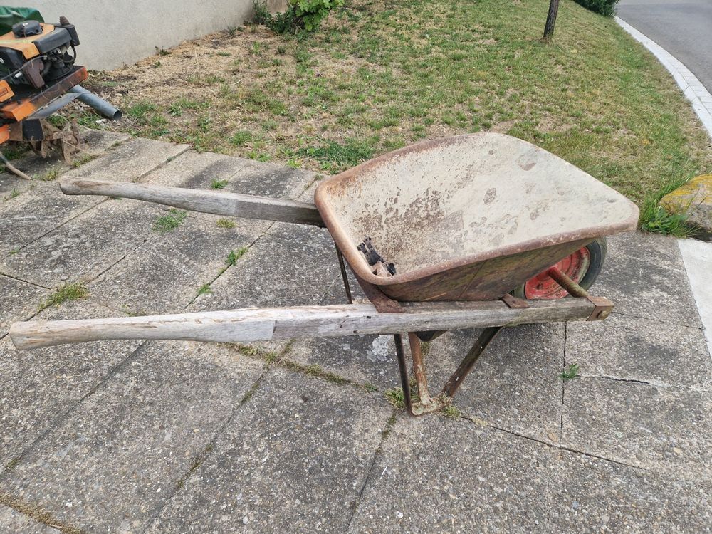 Schubkarre alt (Gebraucht) in Stetten SH für CHF 1 – nur Abholung auf Ricardo kaufen