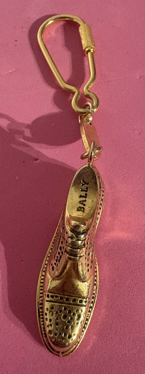 Porte-clés Bally en forme de chaussure dorée (D'occasion) à Carouge GE ...