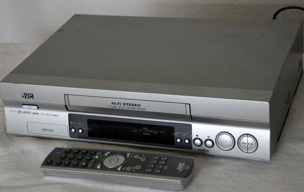 Videorecorder / magnétoscope JVC HR-J695MS (Gebraucht) in Collonges für ...