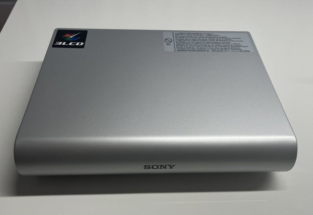 Sony Beamer VLP-CX21 inkl. HDMI Adapter | Kaufen auf Ricardo