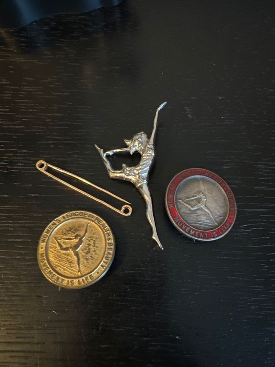 4 Vintage Broschen Turnerinnen Gymnastics 1x 1924 (Gebraucht) in Buchs ...