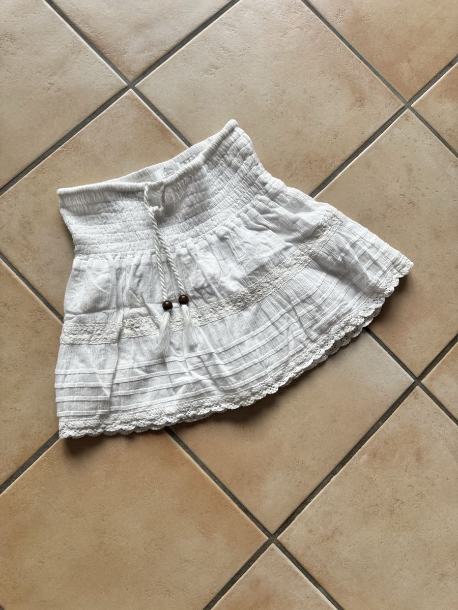 jupe blanche d’été (Neuf (Voir description)) à Lonay pour CHF 6 – avec ...