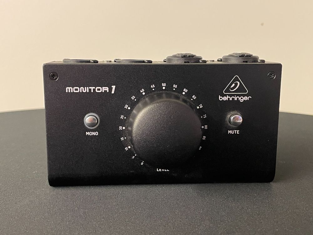Behringer Monitor 1 (Gebraucht) in Zwillikon für CHF 20 – mit Lieferung ...