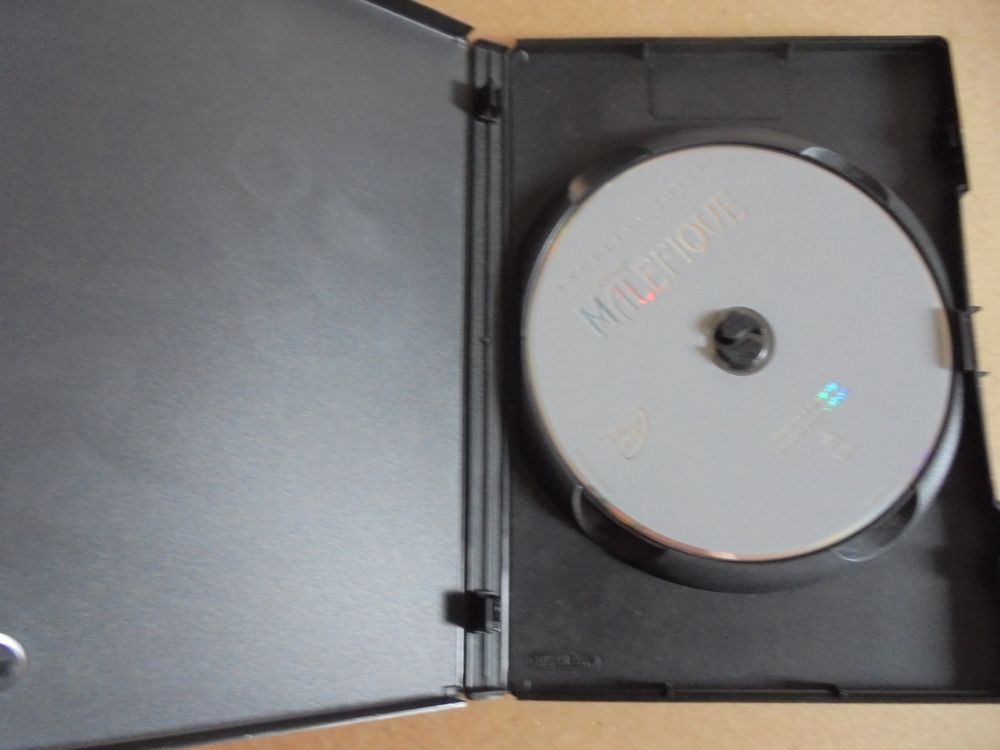 " Maléfique " ( Walt Disney ) avec Angelina Jolie / DVD (D'occasion) à ...