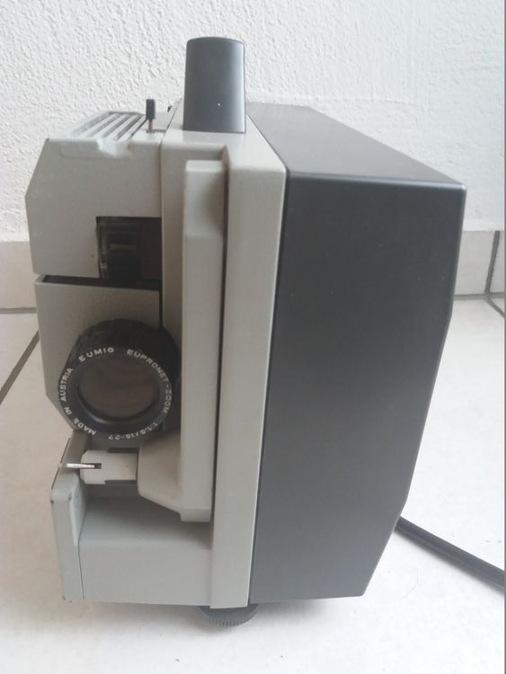 Vintage Super 8 Film-Projektor Eumig Mark-501 (Defekt) in Zürich für CHF 5 – mit Lieferung auf ...