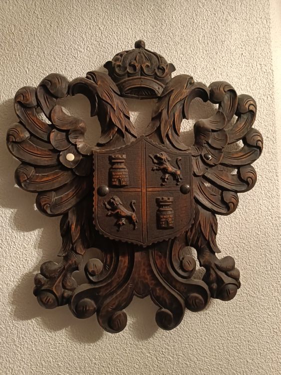 Arte Heráldica - Brasão Medieval em Madeira Entalhada, Vazad (Gebraucht ...