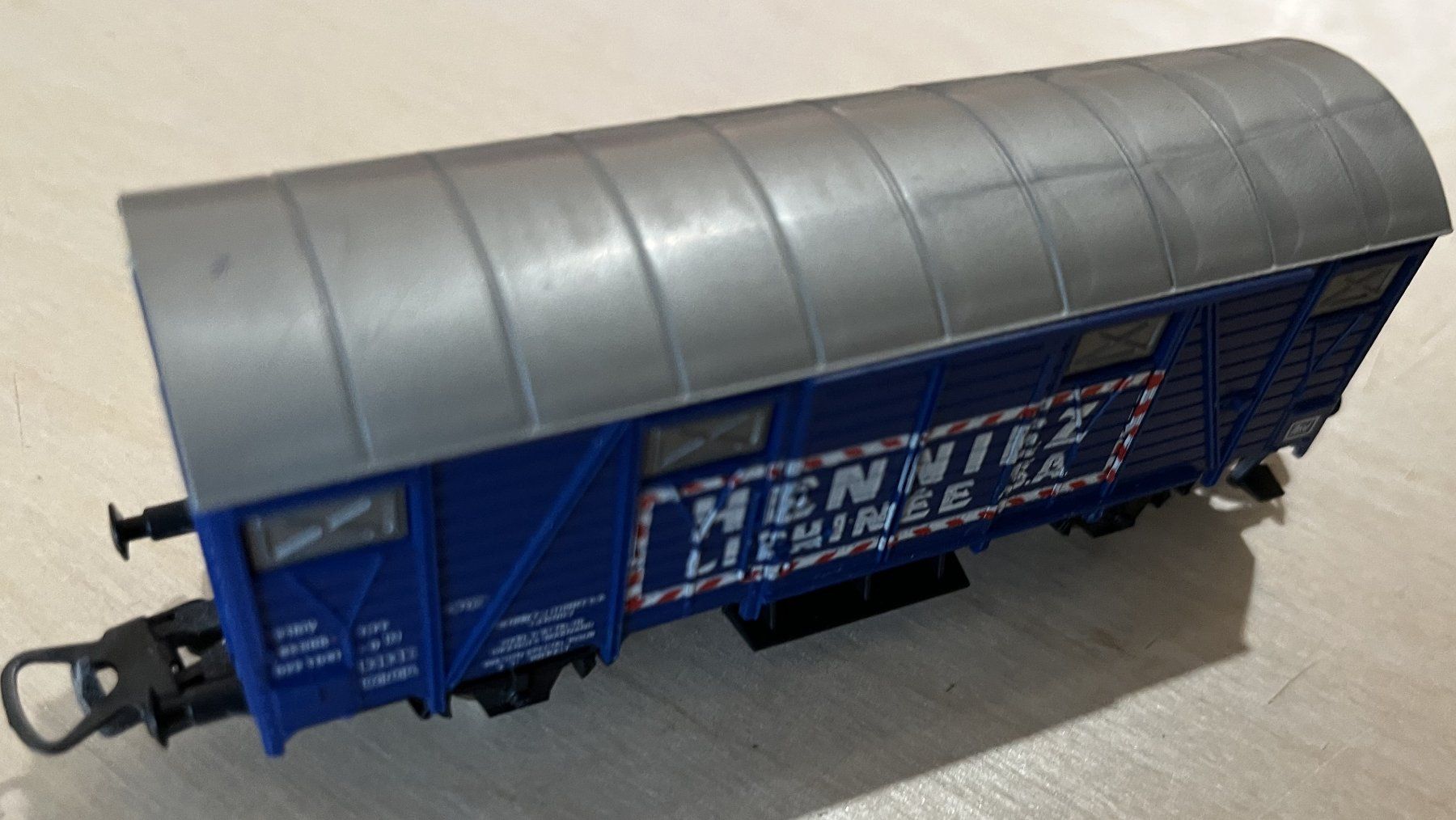 Lima Wagon couvert Henniez (D'occasion) à SION pour CHF 4.5 – avec ...