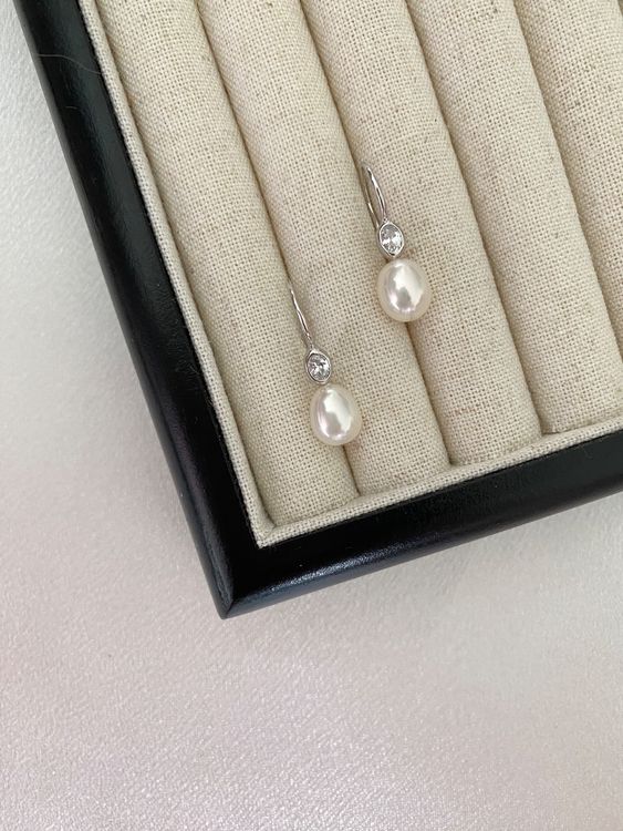 Perlen Ohrringe /Süsswasserperlen echte (Neu und originalverpackt) in Sarnen für CHF 50 – mit ...