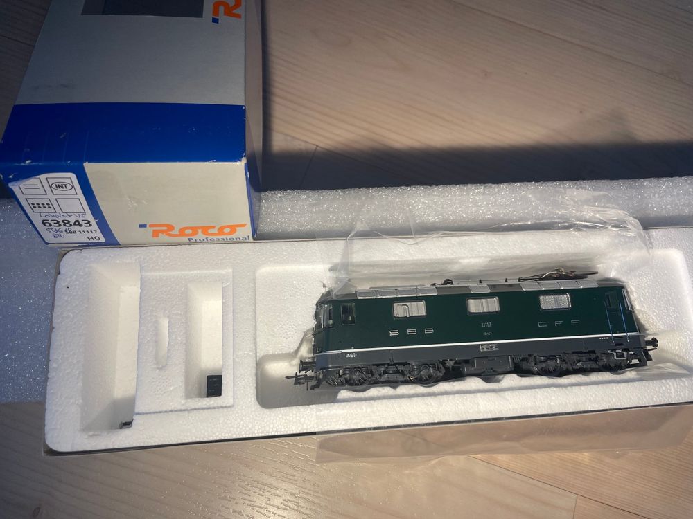 Roco 63843: Re 4/4 II 11117, grün, Scheinwerfer, digital (Gebraucht) in ...