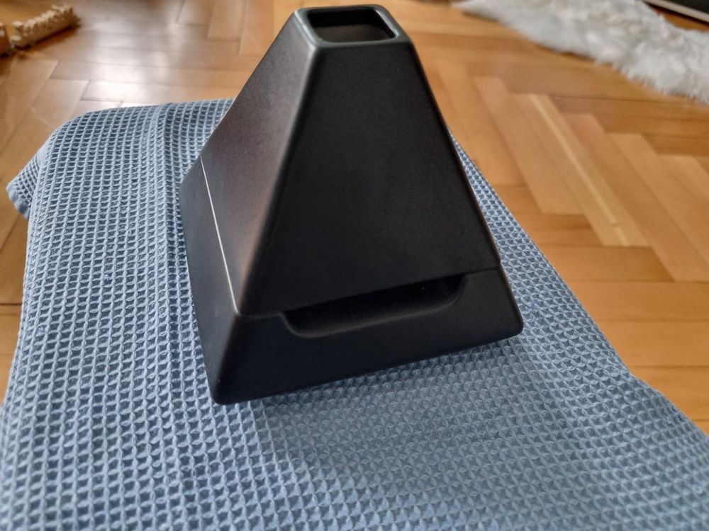 Lampe berger noire forme pyramide (D'occasion) à La Chaux-de-Fonds pour ...