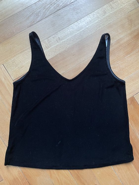Samt Top schwarz (Gebraucht) in Basel für CHF 5 – mit Lieferung auf ...