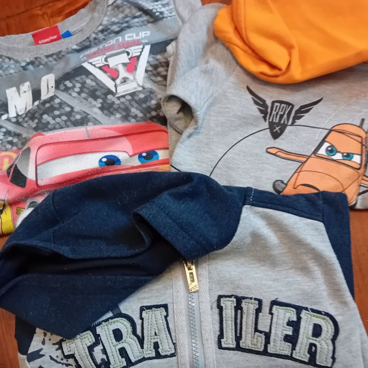 Pulli Cars, Hoodie Playnes, Sweatjacke (Gebraucht) in Astano für CHF 8 ...