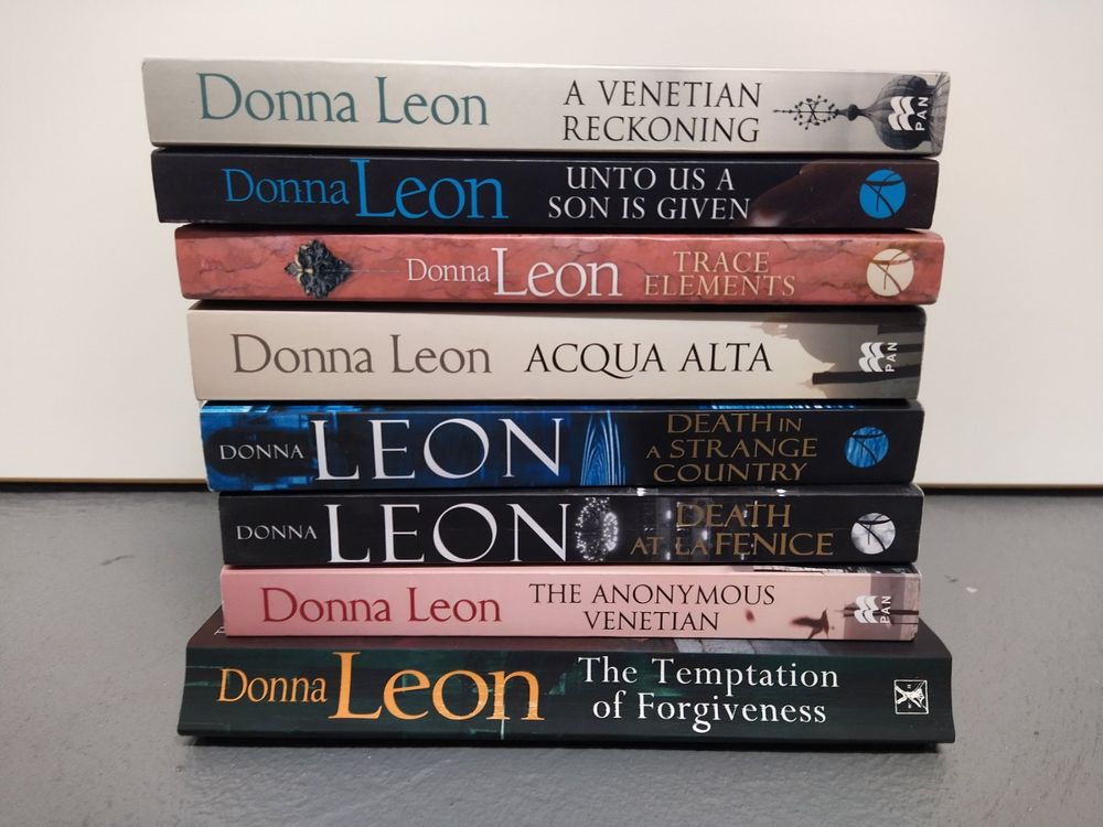 Donna Leon English book set - 11 novels (Gebraucht) in Dietlikon für ...