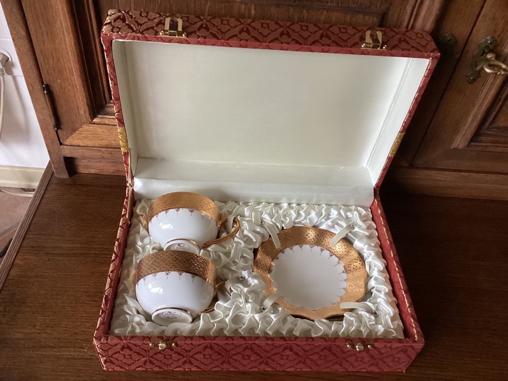 2 edle Porzellan Teetassen in Schatulle (Neu (gemäss Beschreibung)) in ...