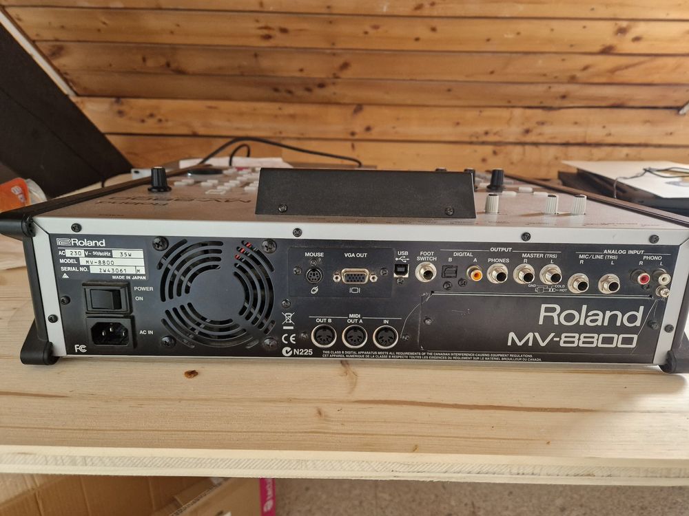 Roland MV8800 (Gebraucht) in für CHF 850 – mit Lieferung auf Ricardo kaufen