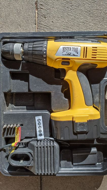 Akku Schlagbohrer 18V Mister Tool (Gebraucht) in Twann für CHF 16 – nur ...