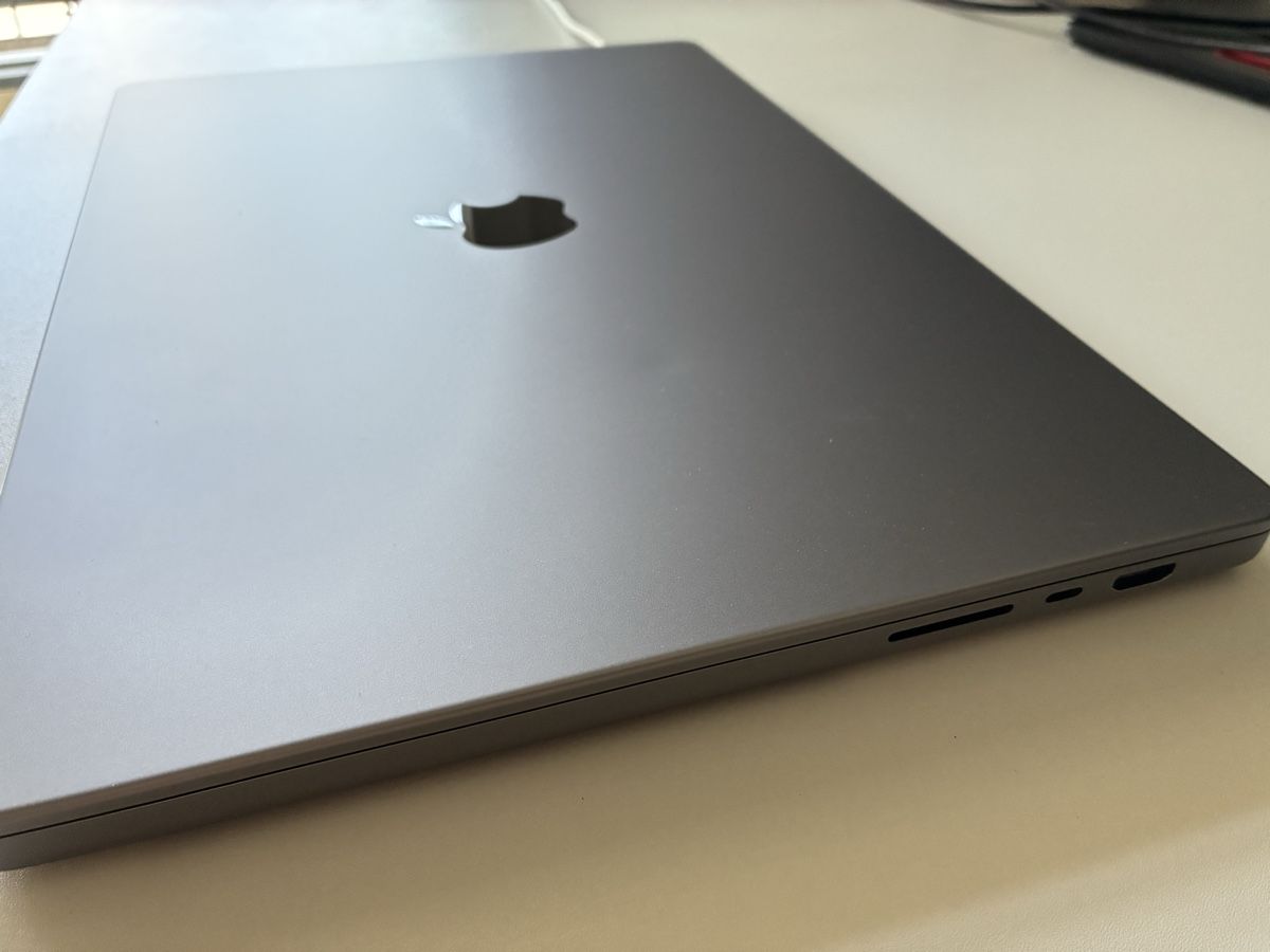 MacBook Pro 16-inch, M1 Pro, 1000GB SSD, 16GB RAM, Silver (Gebraucht ...