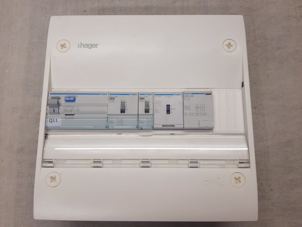 Unterverteiler hager FI 25A 3pol und 4x Schütz Tag/Nacht (Gebraucht) in ...