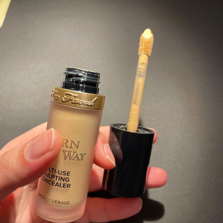 wie NEU: Too Faced Born This Way Concealer Light Beige (Neu (gemäss ...