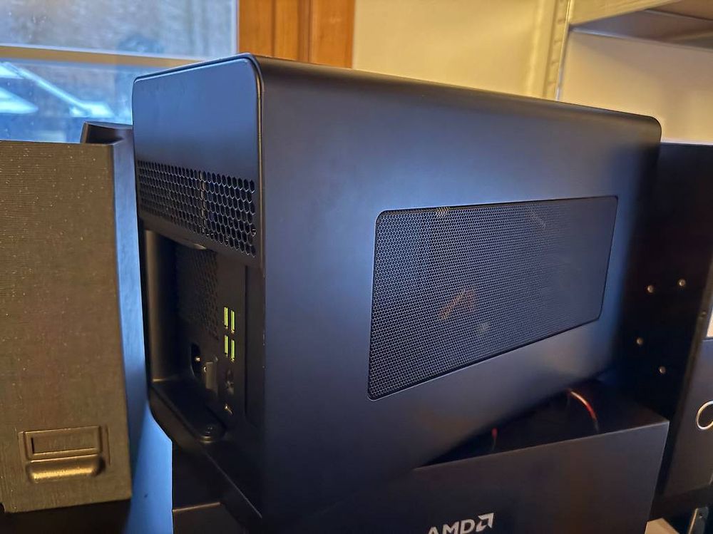 Razer Core X EGPU Gehäuse inkl. Kabel (Gebraucht) in Burgdorf für CHF ...