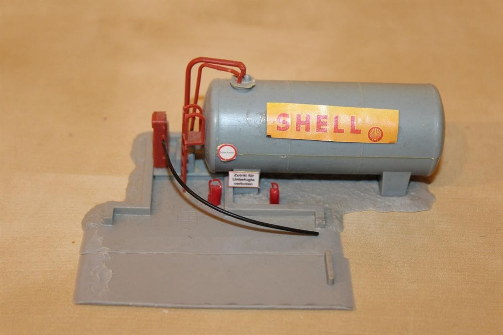 Gebäude / Tank Schell (Gebraucht) in Reiden für CHF 2 – mit Lieferung ...