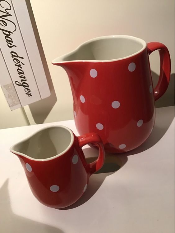 Duo von Rössler Swiss Design. Milch& Rahmkrug Rot & Weiss (Neu und ...