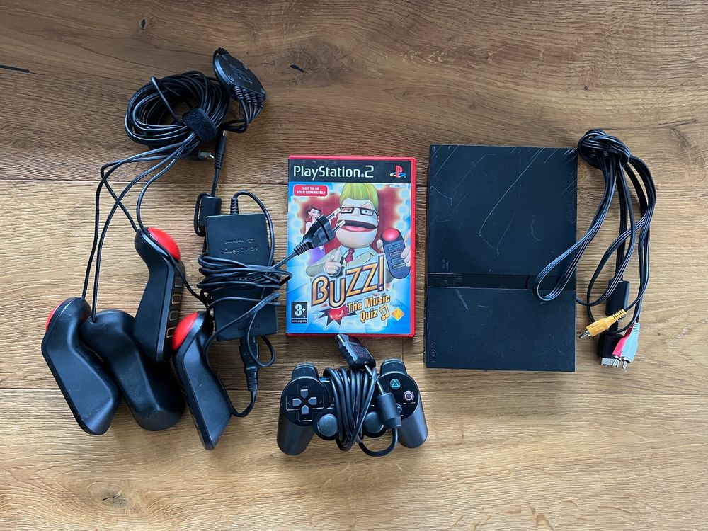 PlayStation 2 inkl. Spiel Buzz und Controller (Gebraucht) in Langenthal ...