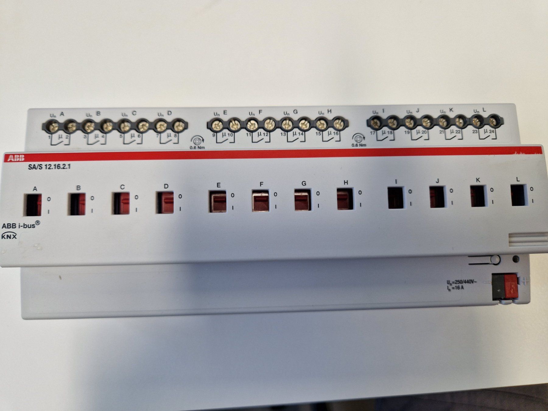 KNX ABB Aktor 12 fach (Gebraucht) in Steinen für CHF 125 – mit Lieferung auf Ricardo kaufen