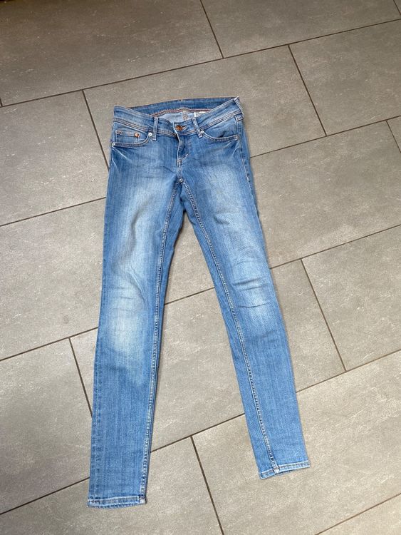 Jeans Gr. 27/30 (Gebraucht) in Iseltwald für CHF 5 – mit Lieferung auf ...
