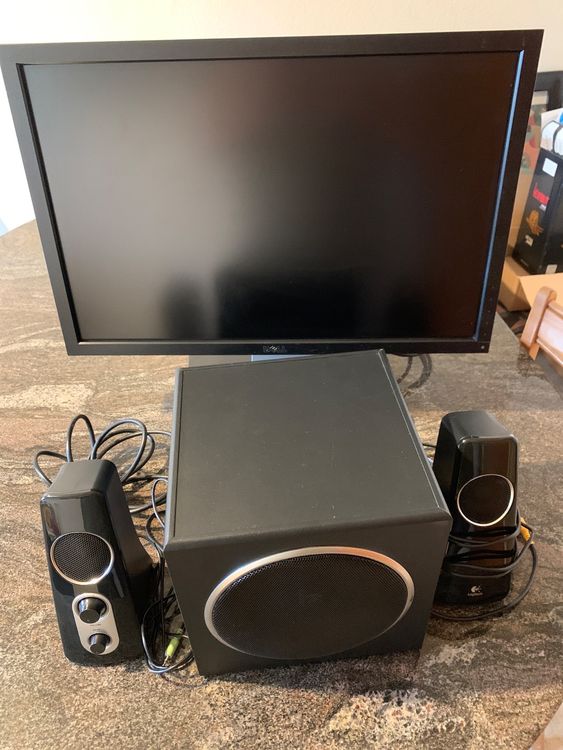 DELL BILDSCHIRM MIT BOXEN, BASS (Gebraucht) in für CHF 6 – nur Abholung ...