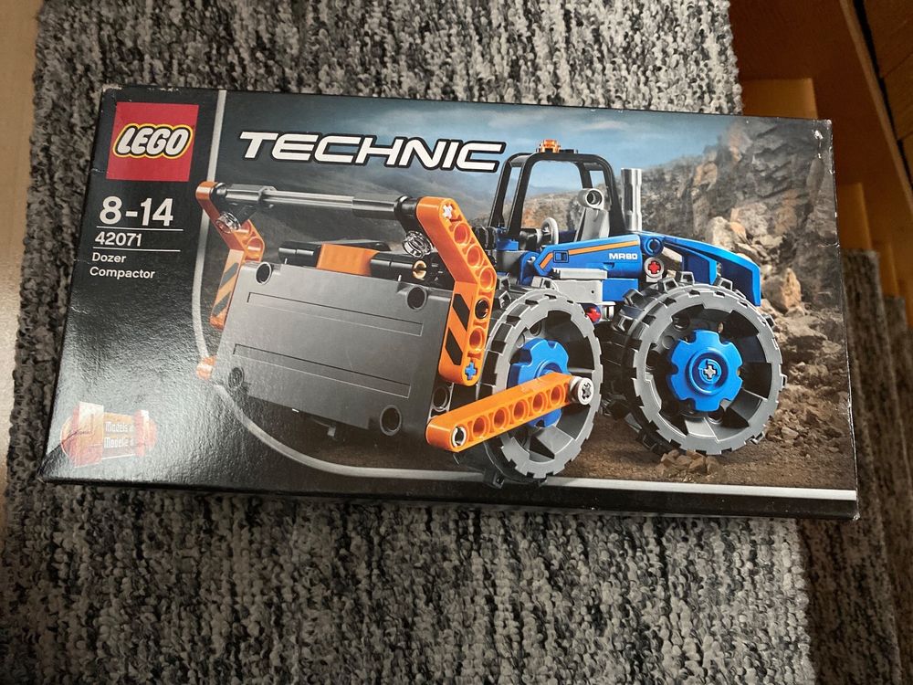 Lego Technic Dozer Compactor 42071 (Neu und originalverpackt) in Baar ...