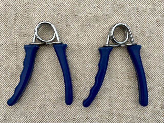 2 Stk. Hand-Expander | Kaufen auf Ricardo