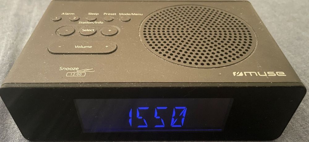 Radio MUSE DAB+ / FM Clock Wecker M-195 (Gebraucht) in Zürich für CHF 9 ...