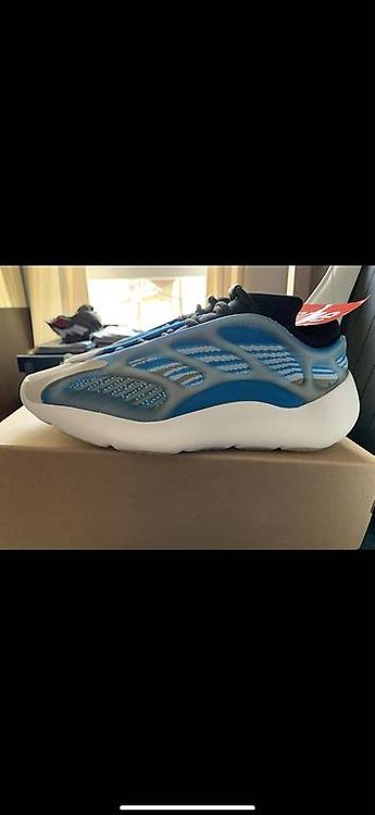 Yeezy v3 azareth (Gebraucht) in Chexbres für CHF 90 – mit Lieferung auf ...