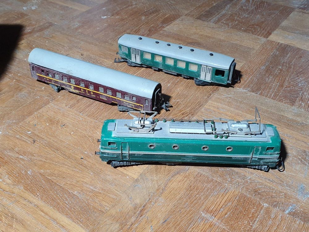Wesa 180 SNCF / CC-7121 mit 2x Wagen (Defekt) in Rickenbach für CHF 81 ...