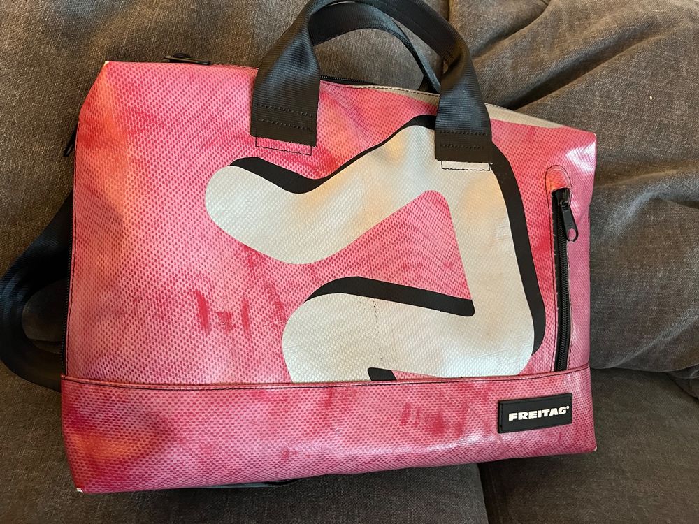 Freitag Moss Laptoptasche pink (Gebraucht) in Sissach für CHF 99 – mit ...
